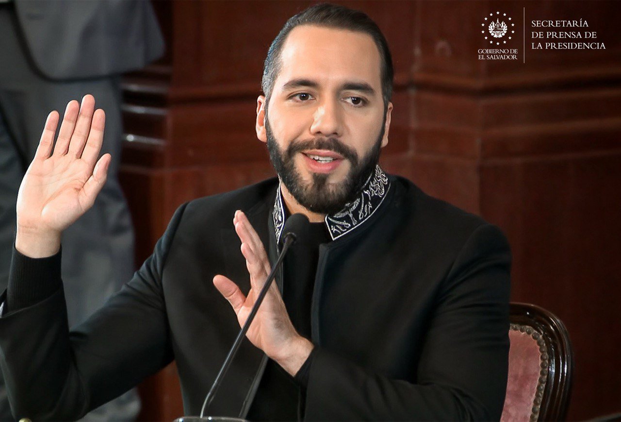 Experto destaca popularidad sostenida del presidente Bukele